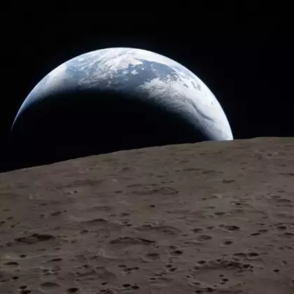 Artemis 2 mission commander shares video of an “Earthset”
